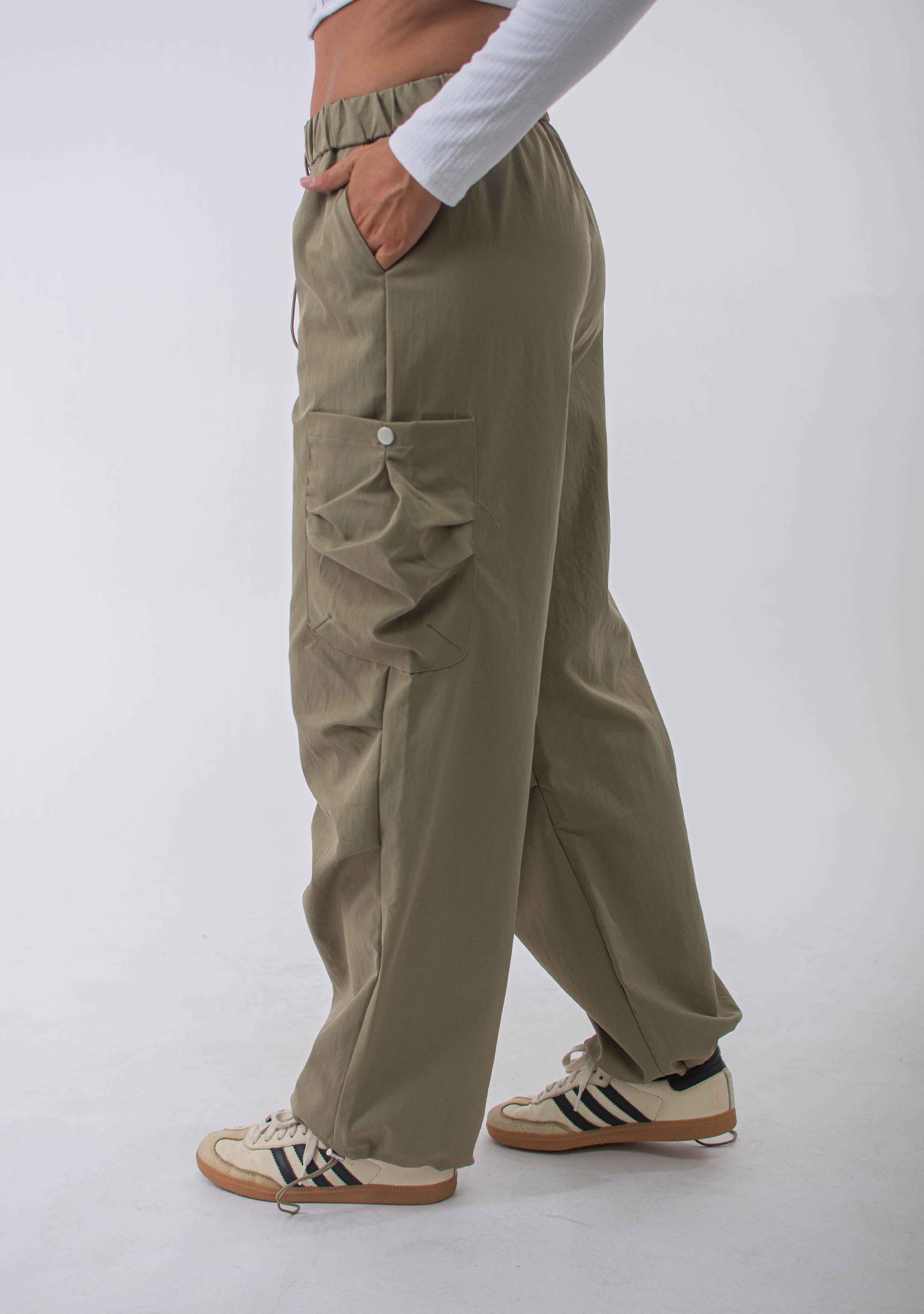 Monique. PANTALÓN CARGO C/ DISEÑO